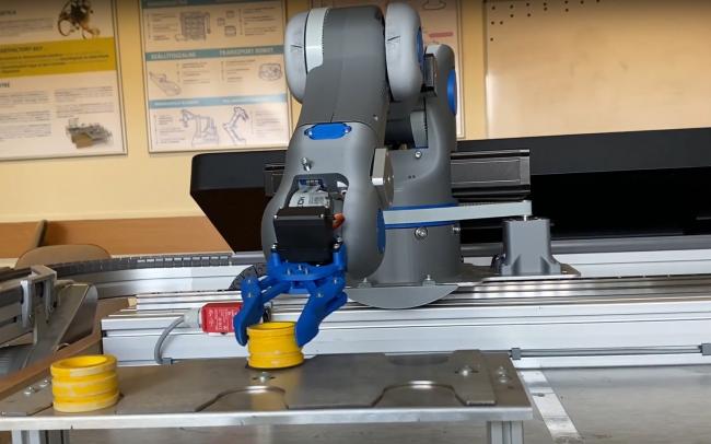 Robotot építő robotot építenek - JÁRMŰIPAR.HU