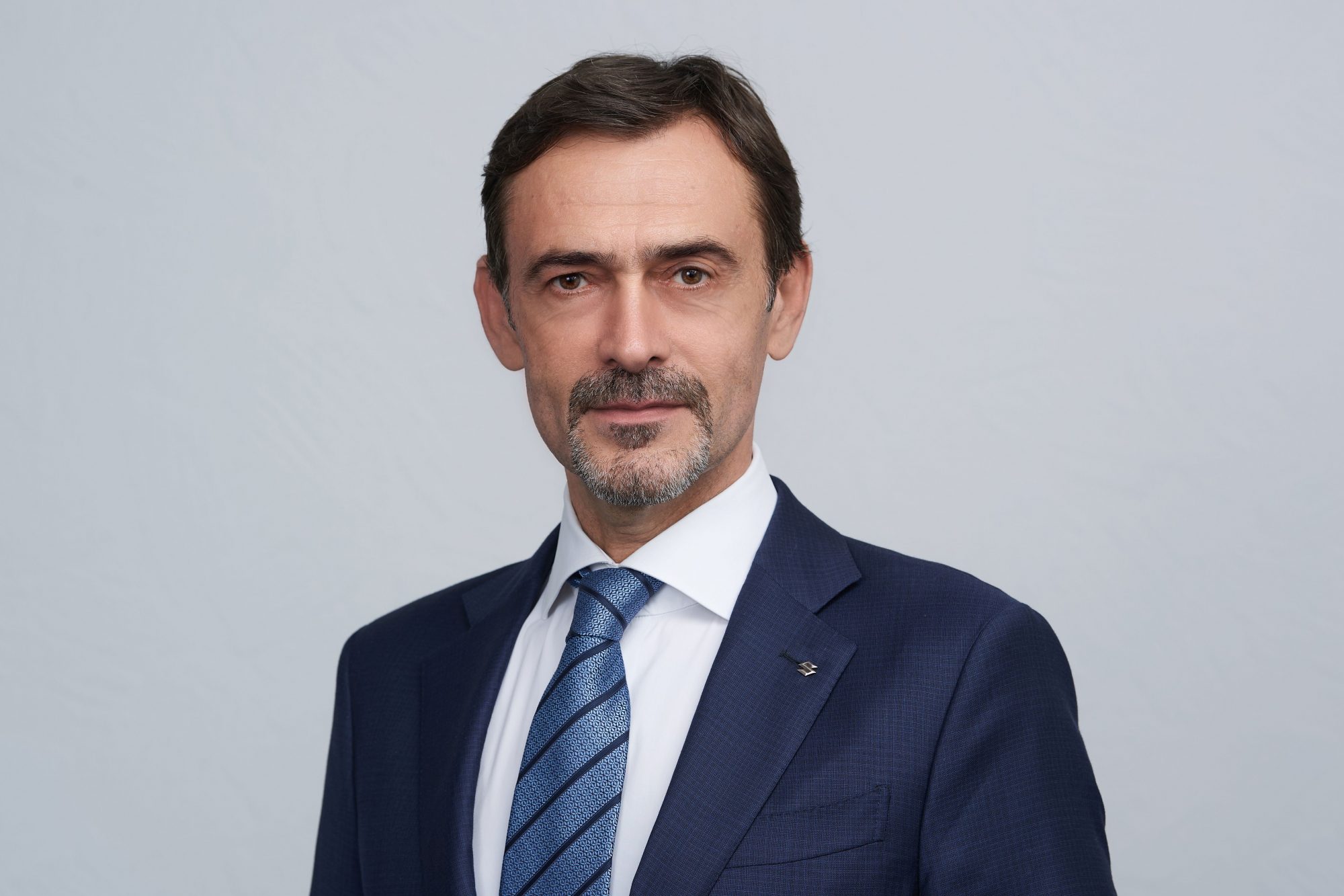 Krisztián Róbert a Magyar Suzuki vezérigazgató-helyetteseként folytatja ...